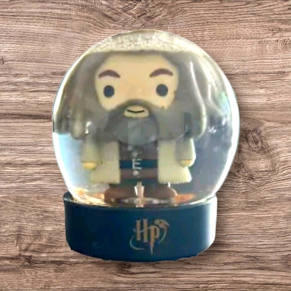 Warner Bros. | Toys | Harry Potter Snow Globe With Character Figure ...